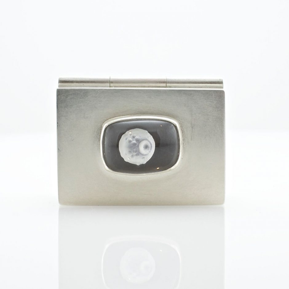 Sterling Silver Box with Peridot – Pat Cahill Metalworks